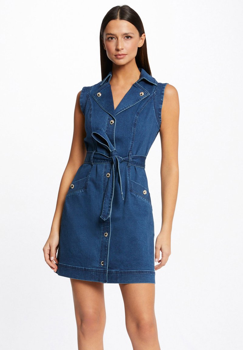 Morgan BELTED BUTTONED STRAIGHT - Vestito di jeans - blue denim/nero ...
