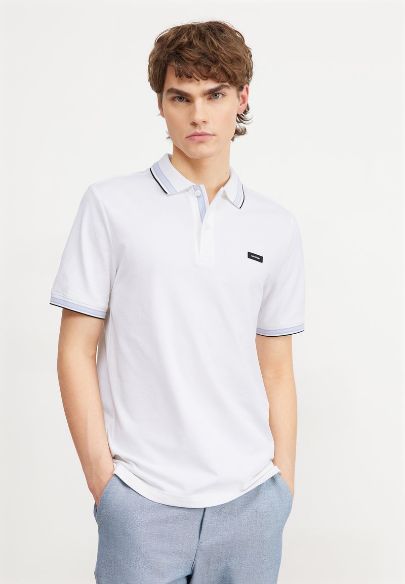Calvin Klein MULTI TIPPING - Piké - bright white base/kentucky blue/vit ...