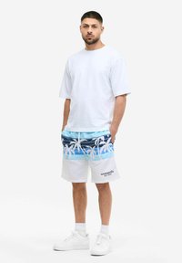 Ocean Pacific OCEAN PACIFIC HERREN BEACHSHORTS NORMALE PASSFORM WAVELET ...