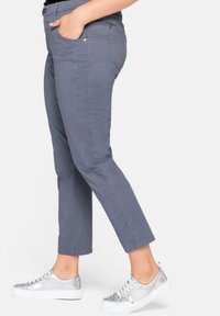 Sheego Housut - grey/harmaa - (Pre-owned) - Zalando.fi