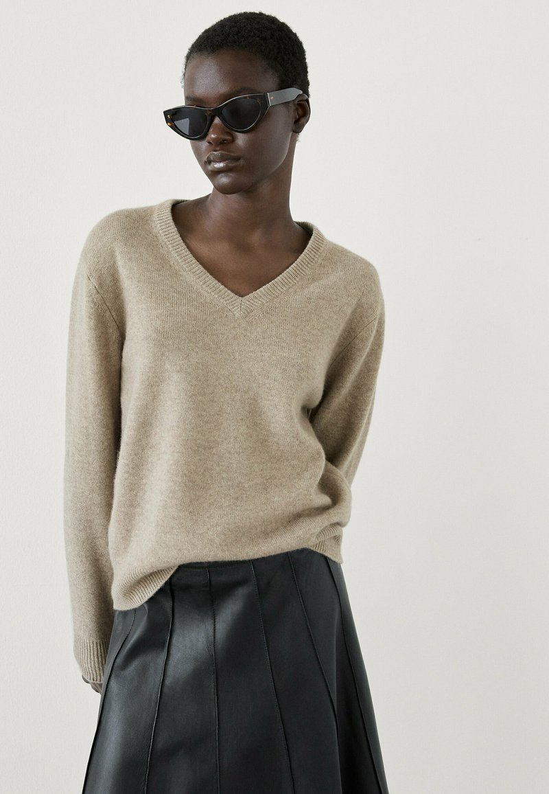 Massimo Dutti Sweter/brązowy - Zalando.pl