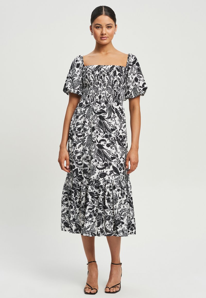 THE FATED ZALI - Freizeitkleid - patchouli blooms/weiß - Zalando.de