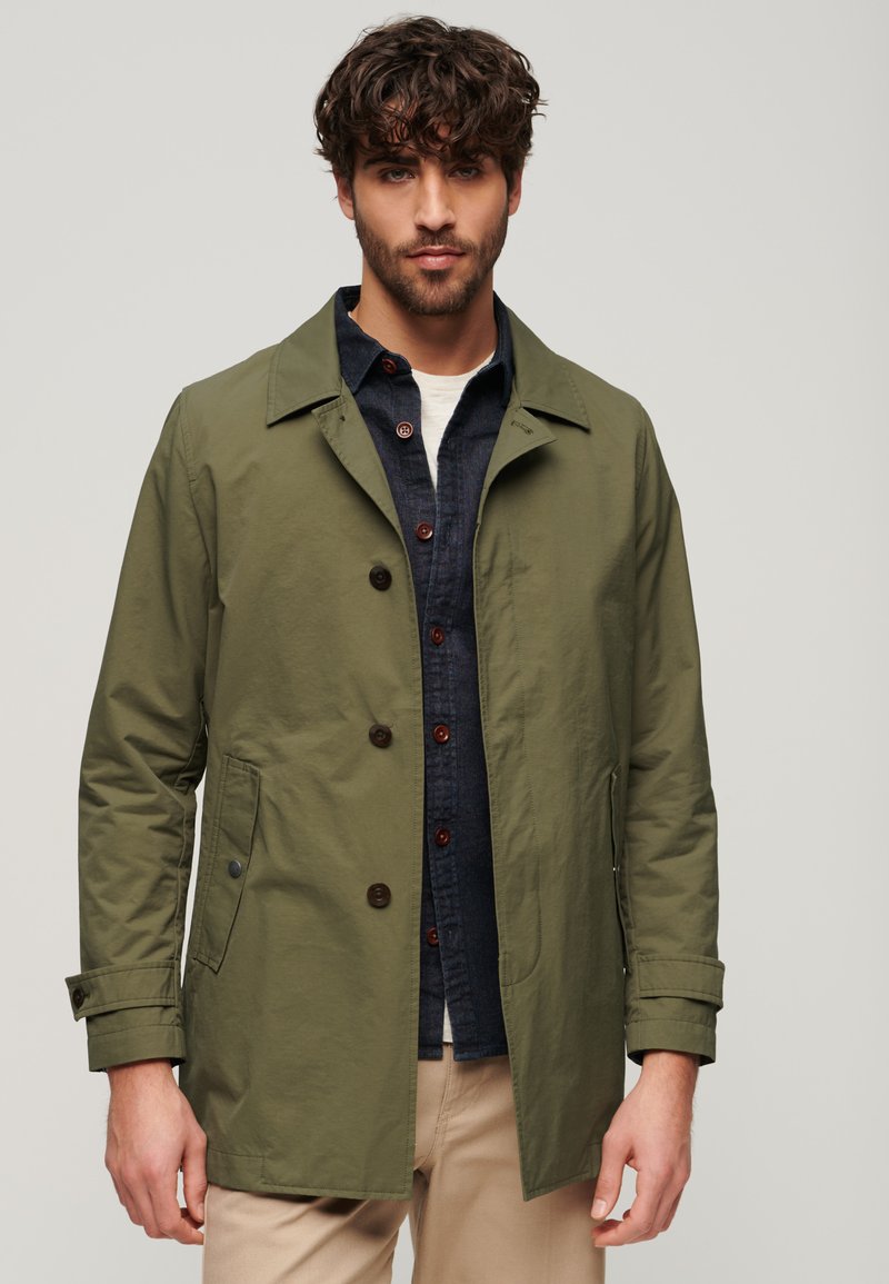 Superdry MERCHANT CAR - Halflange jas - chive green/groen - Zalando.nl