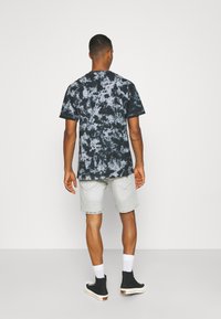 Brave Soul ANGOLA - Shorts vaqueros - light grey/gris claro - Zalando.es