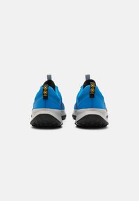 Nike Performance JUNIPER 2 - Laufschuh Trail - light photo blue/track ...