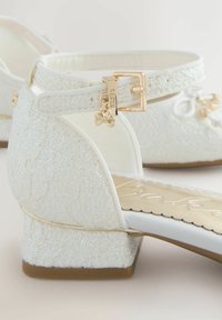 Baker by Ted Baker REGULAR FIT - GLITTER BOW - Riemchenballerina ...