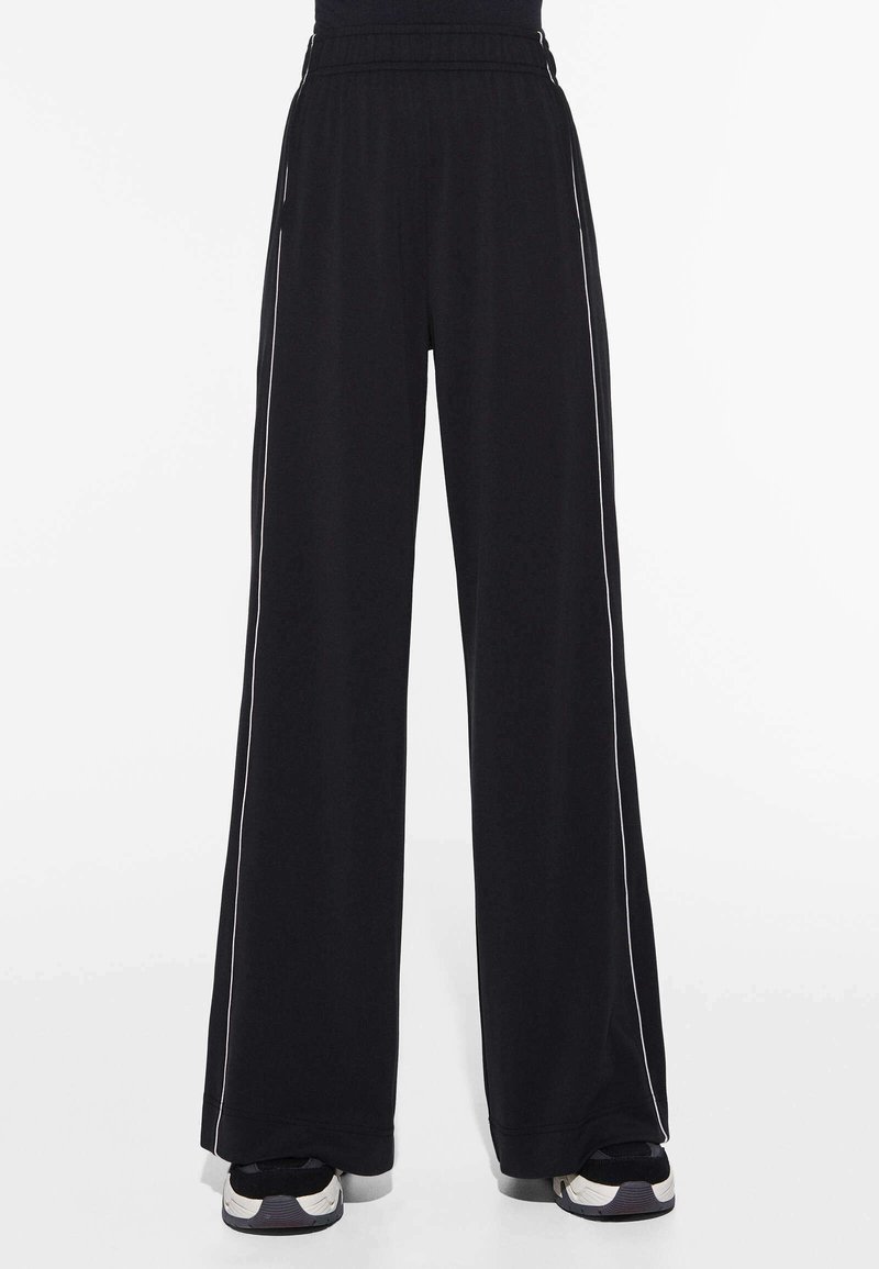 OYSHO MODAL PREMIUM WIDE-LEG - Tracksuit bottoms - Jogginghose - black ...