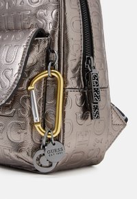 Guess Mochila - gunmetal - (Segunda mano) - Zalando.es