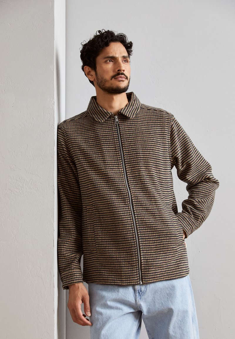 REVOLUTION OVERSHIRTS - Light jacket - green - Zalando.ie