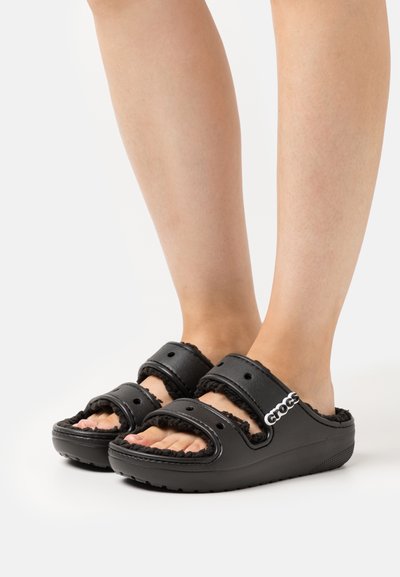 Crocs SPLASH STRAPPY SANDAL - Badslippers - black/zwart-metallic ...