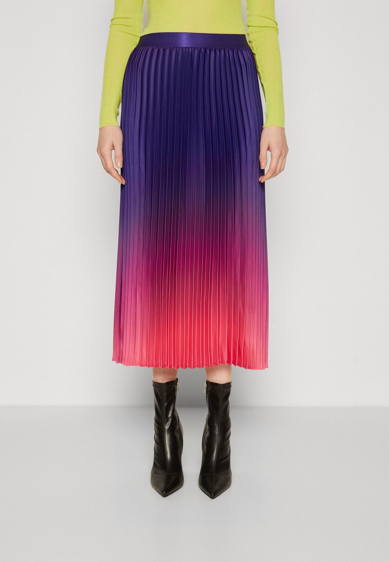 YAS Tall YASSMOOTH MIDI SKIRT - Voltidega seelik - deep blue/carmine ...