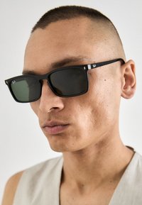 Ray-Ban UNISEX - Sunglasses - black/green/black - Zalando.co.uk