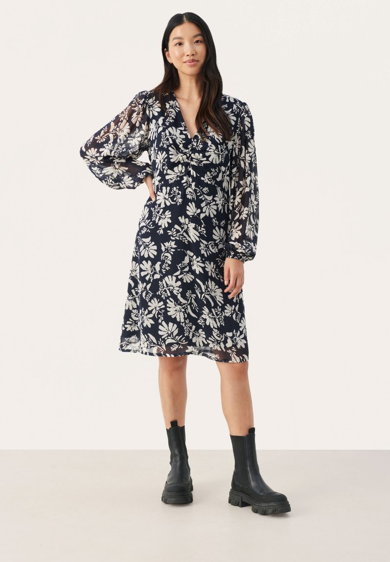 Part Two FIONIAPW DR - Robe de jour - dark navy stencil flower/bleu ...