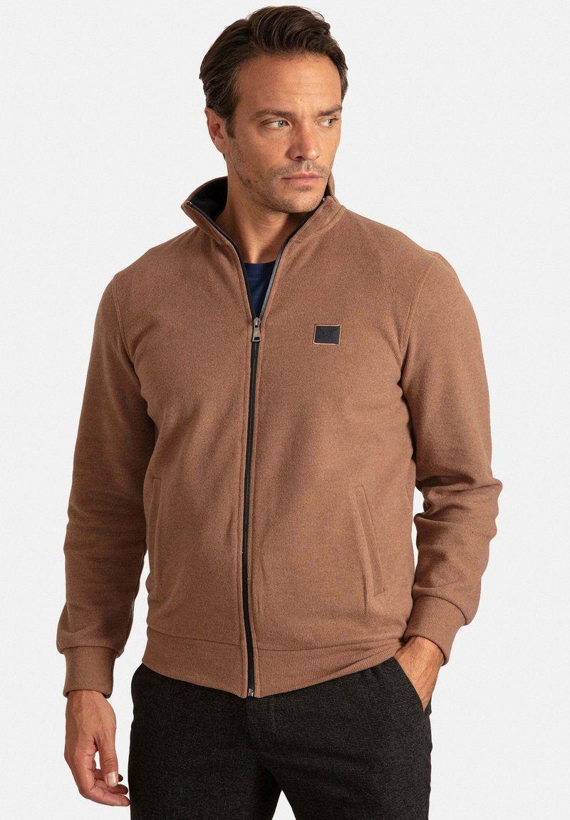 Jacey Quinn 2 POCKET SOFT TOUCH FULL - Sweatjacke - latte brown/braun ...