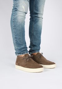 Blackstone JERRIK - Lace-up ankle boots - saloon/brown - Zalando
