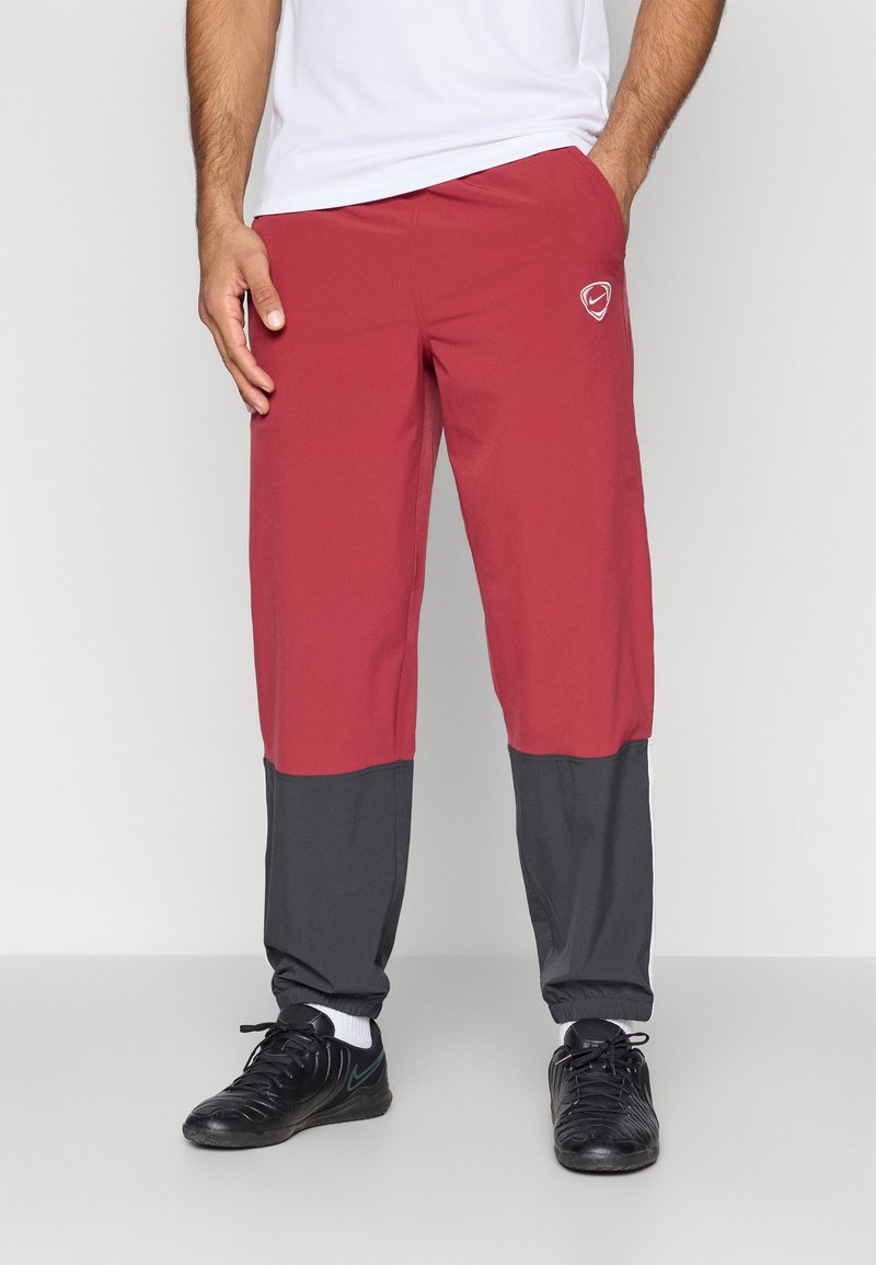 Nike Performance PANT - Outdoorbukser - team red/off noir/summit white ...