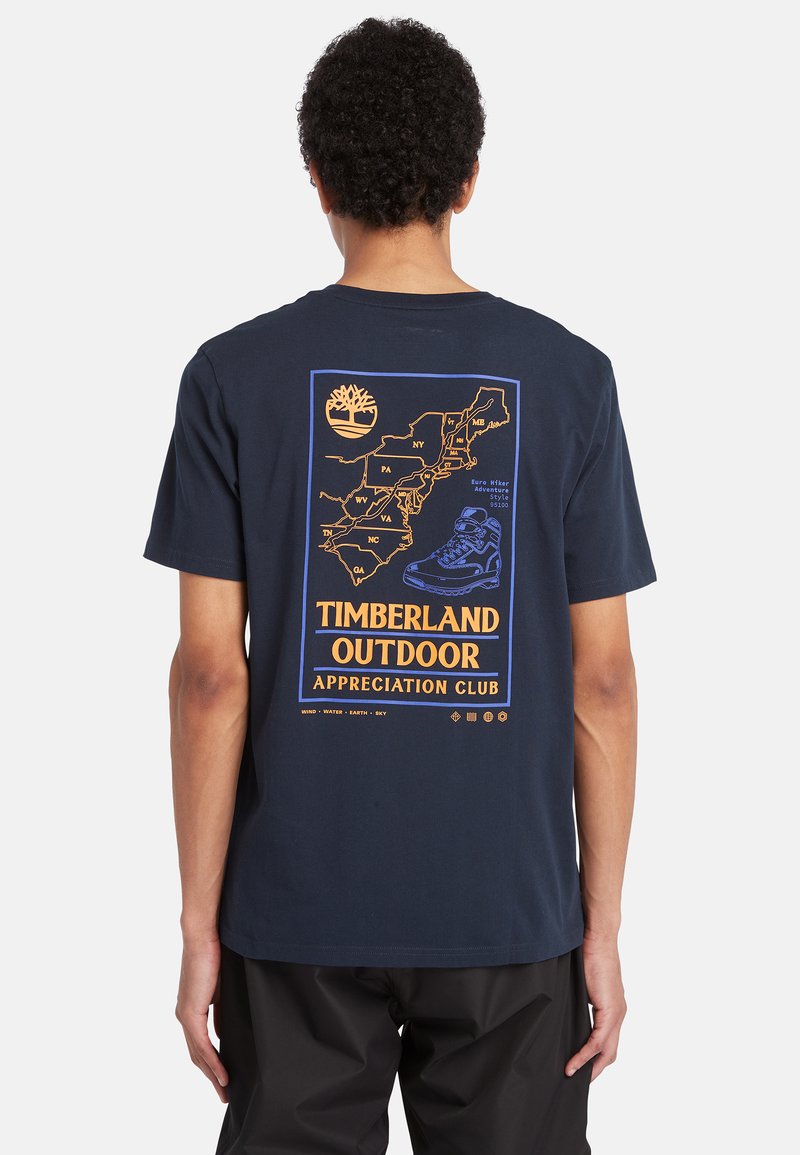 Timberland OUTDOOR GRAPHIC - Print T-shirt - dark sapphire/dark blue ...