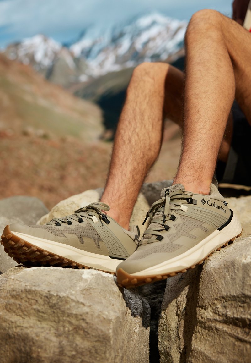 Columbia FACET 75 - Obuwie hikingowe/granatowy - Zalando.pl