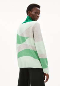 ARMEDANGELS MIYAA MOUNTAIN - Strickpullover - light apple neon apple neon/hellgrün-meliert ...