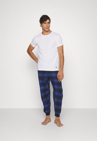 Lyle & Scott GILBERT SET - Pyjamas - bright white/nautical blue/black ...