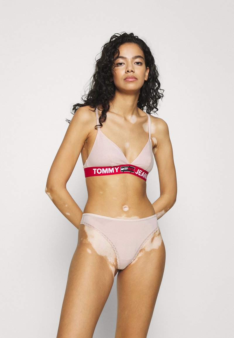 Tommy Hilfiger THONG 3 PACK - Tanga - mineralize/balanced beige/pale pink/beige - Zalando.es