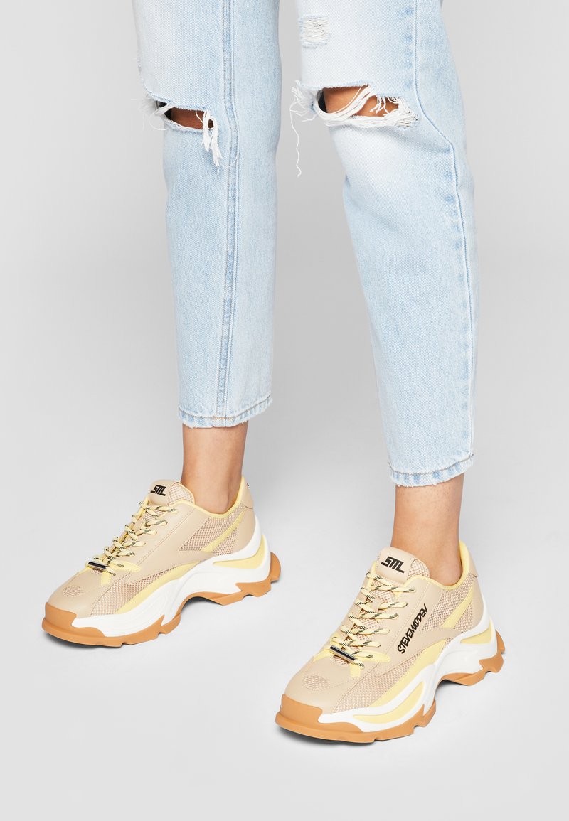 Steve Madden ZOOMZ - Trainers - light yellow/sand/sand - Zalando.ie