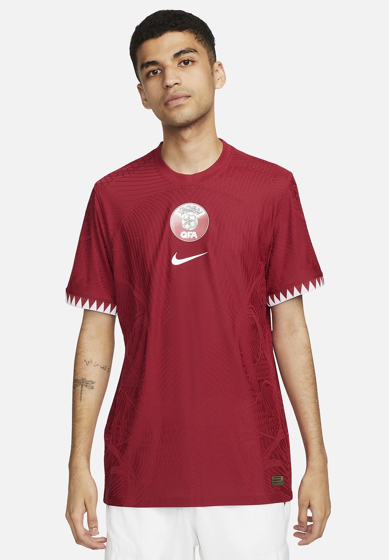 Nike Performance QATAR - Fußball-Trikot - desert maroon white/rot ...