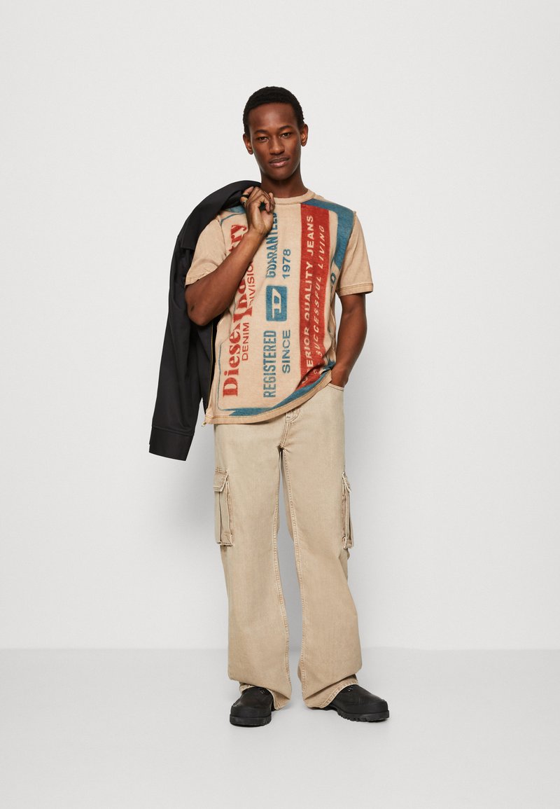Diesel JUST UNISEX - T-shirt print - sand/beige - Zalando.nl