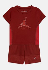 Jordan OFF COURT FLIGHT UNISEX SET - Shorts - dune red/mörkröd - Zalando.se