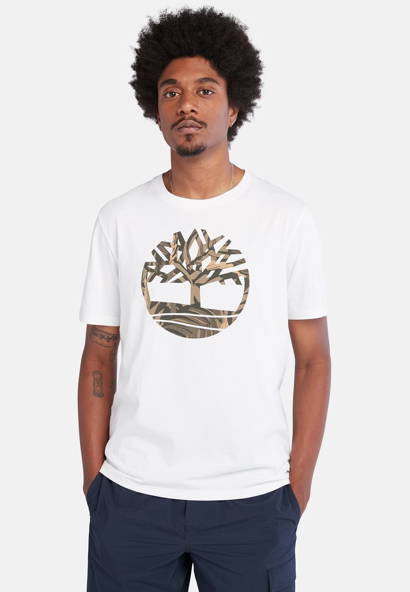 Timberland TREE LOGO CAMO - T-shirts print - white/hvid - Zalando.dk