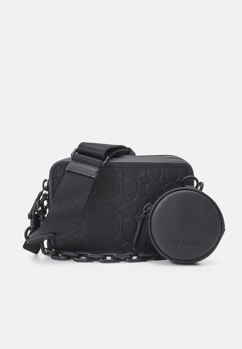 Coach CHARTER CROSSBODY IN BLACKOUT SIGNATURE UNISEX - Umhängetasche ...