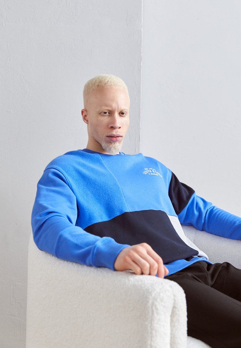 Scotch & Soda RELAXED FIT BLOCKING - Sweater - rhythm blue/blauw ...