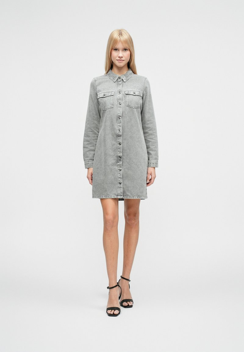 Vero Moda VMJENNIE SHORT DRESS - Ingruha - medium grey denim/szürke ...