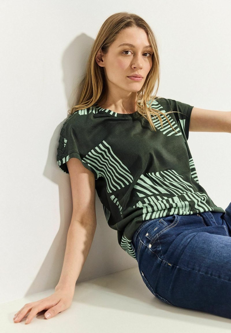 Cecil MIT GRAFIK - Print T-shirt - grün/green - Zalando