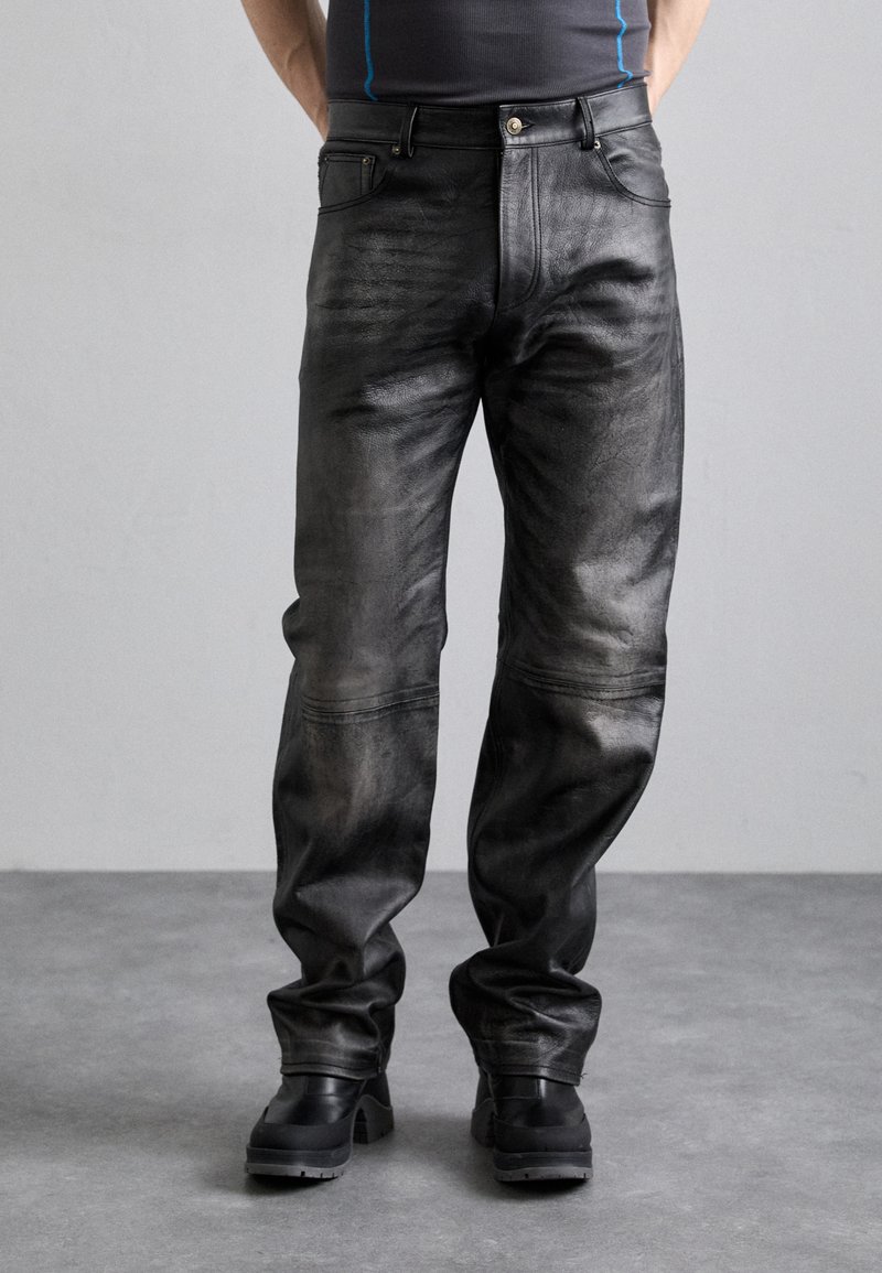 424 PANTS - Leather trousers - black - Zalando.co.uk