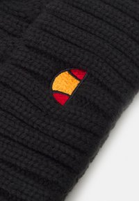 Ellesse HANNA POM POM BEANIE UNISEX - Gorro - black/negro - Zalando.es