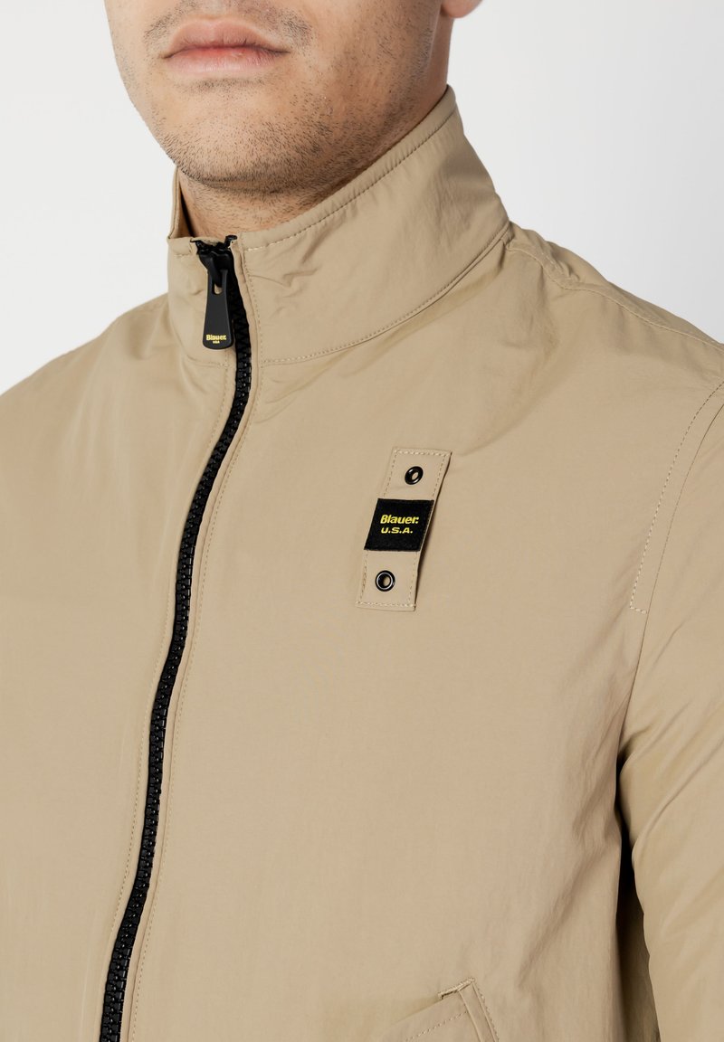 Blauer IN STRETCH MAVERICK 23SBLUC04112-006535 - Bomberjacka - beige ...