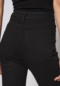 Cotton On HIGH RISE CROPPED - Jeans Slim Fit - true black/black denim ...