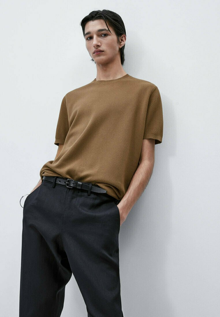 Massimo Dutti TEXTURED SHORT SLEEVE - T-Shirt basic - brown/braun ...