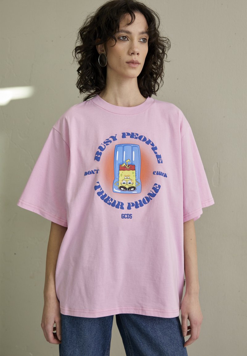 GCDS SPONGEBOB BUSY PEOPLE - Print T-shirt - pink - Zalando.de