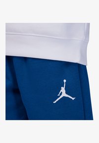 Jordan JORDAN FLIGHT FONT UNISEX SET - Trainingspak - industrial blue ...
