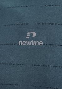 Newline PACE LS SEAMLESS - Langærmet T-shirt - dark slate/blågrå ...