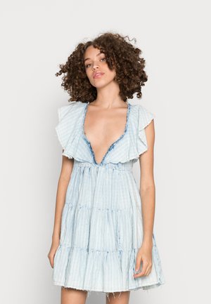 Dameklær – Dameklær og damesko – Alt du trenger her hos Zalando