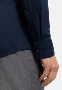 OLYMP No. Six SUPER BUSINESS, KENT - Shirt - kobalt/dark blue - Zalando