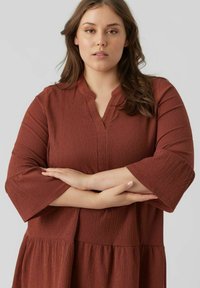 Vero Moda Curve Robe de jour - marsala/bordeaux - ZALANDO.FR