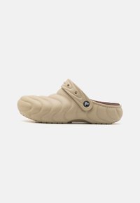 Crocs CLASSIC OVERPUFF UNISEX - Clogs - moth/beige - Zalando.co.uk