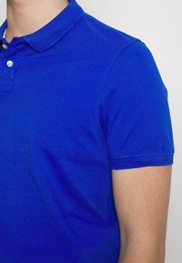 Pier One Polo - royal blue/bleu - ZALANDO.FR