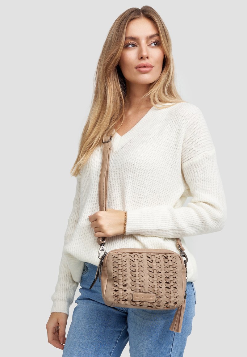 Marc Picard Across body bag - rose/light pink - Zalando.de