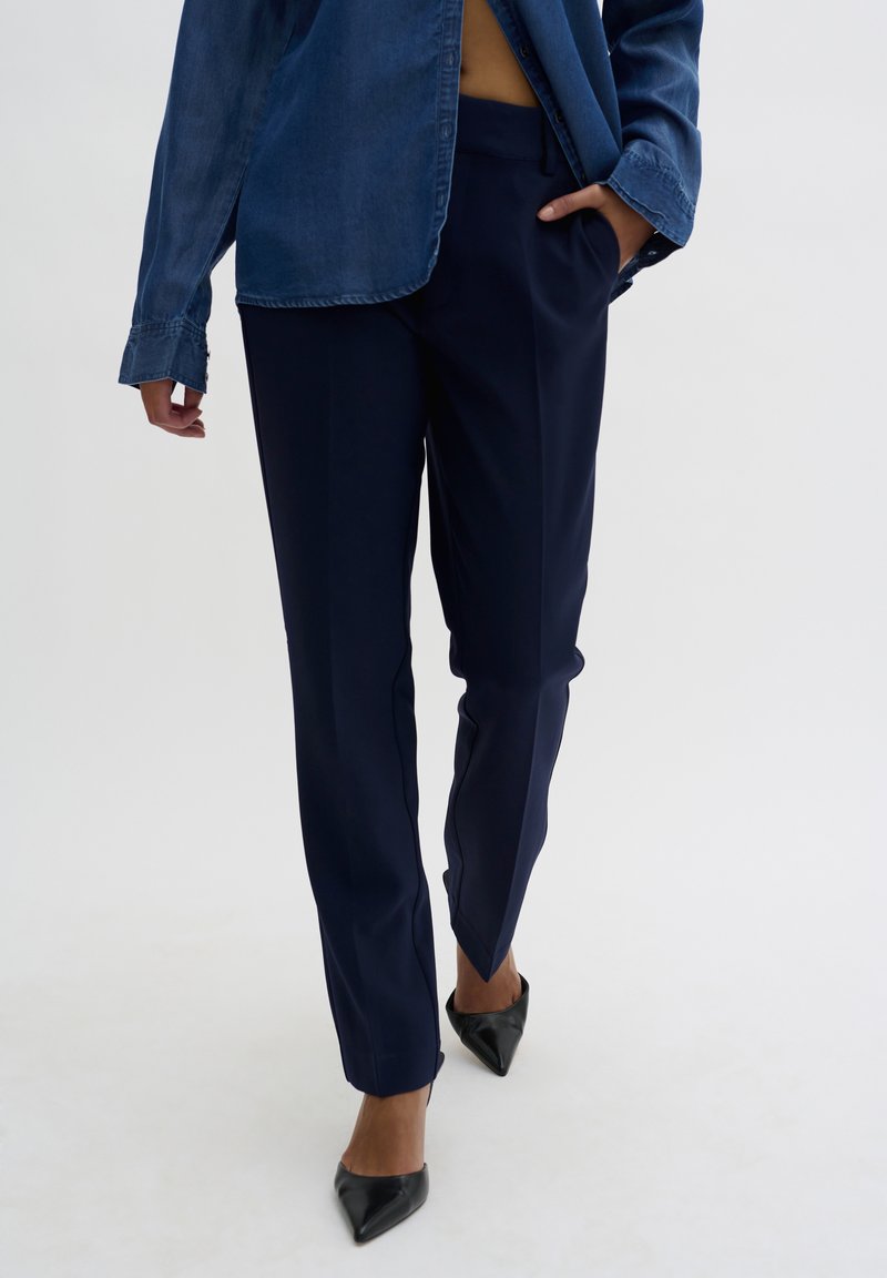 My Essential Wardrobe THE TAILORED STRAIGHT - Broek - baritone blue ...