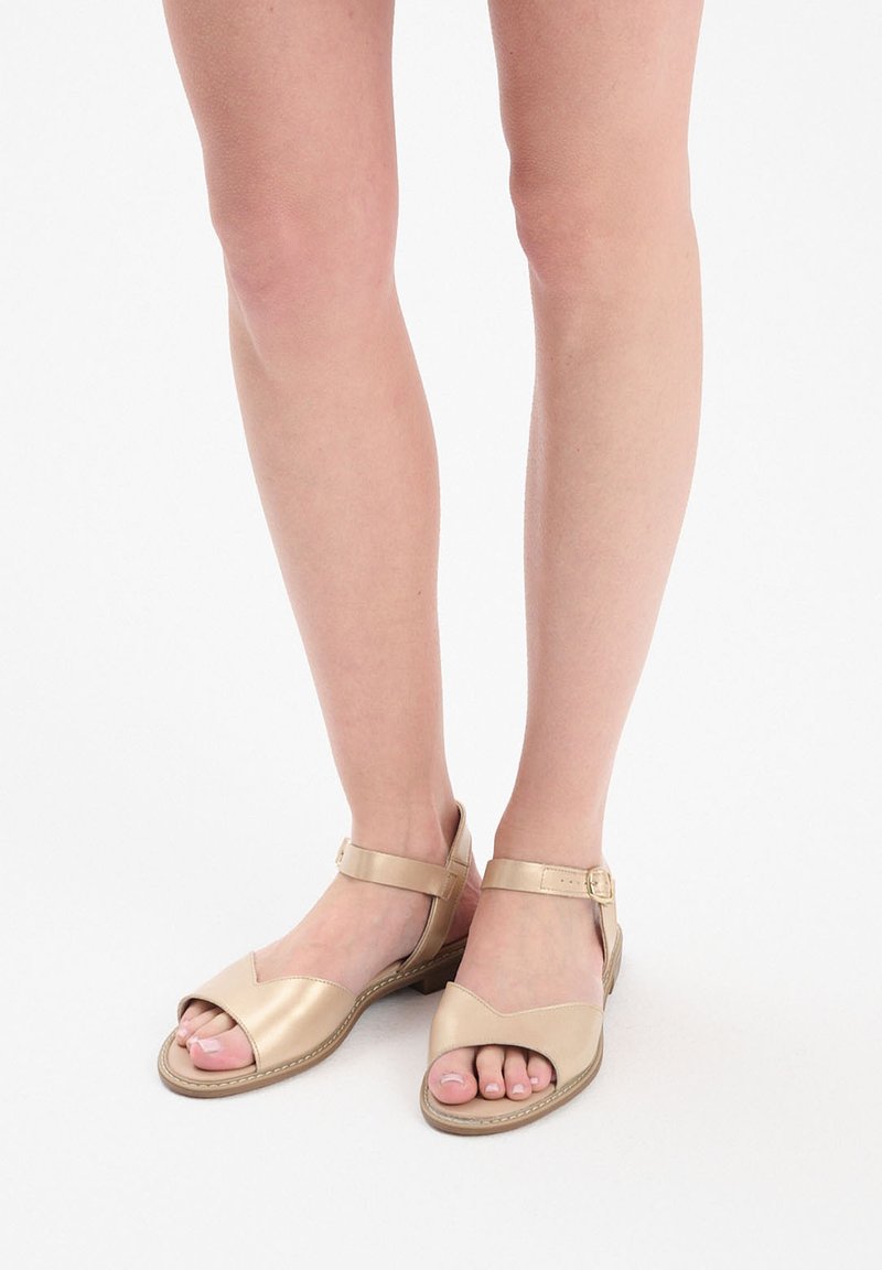 RYŁKO Sandale - gold-coloured/auriu - Zalando.ro